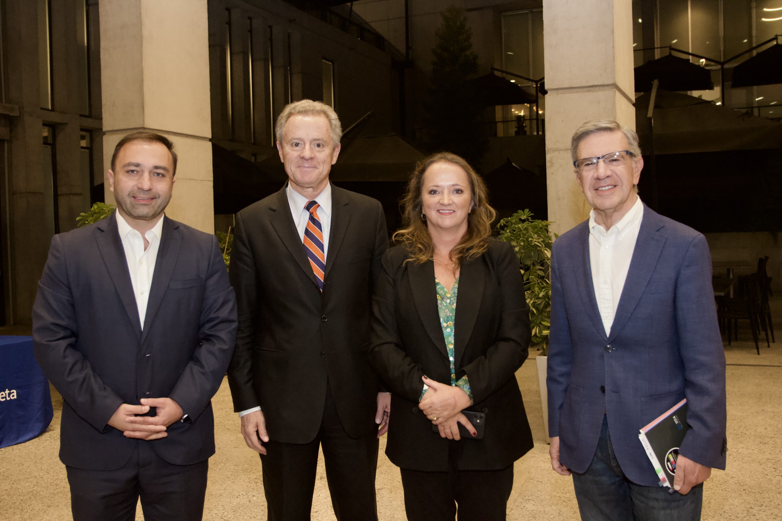 Académica Soledad Reyes del Villar lanza su libro Balmaceda. Su gloria ...
